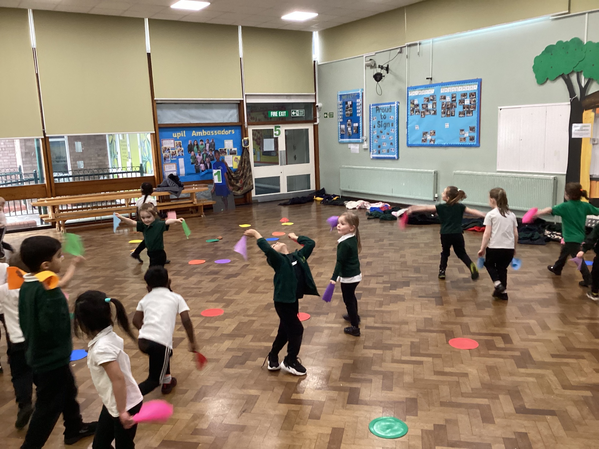 Hawthorn Primary School - PE - Fundamental skills and team games...